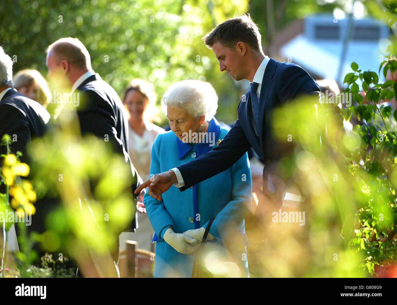 Queen Elizabeth II attends the annual Chelsea Flower show at Royal ...