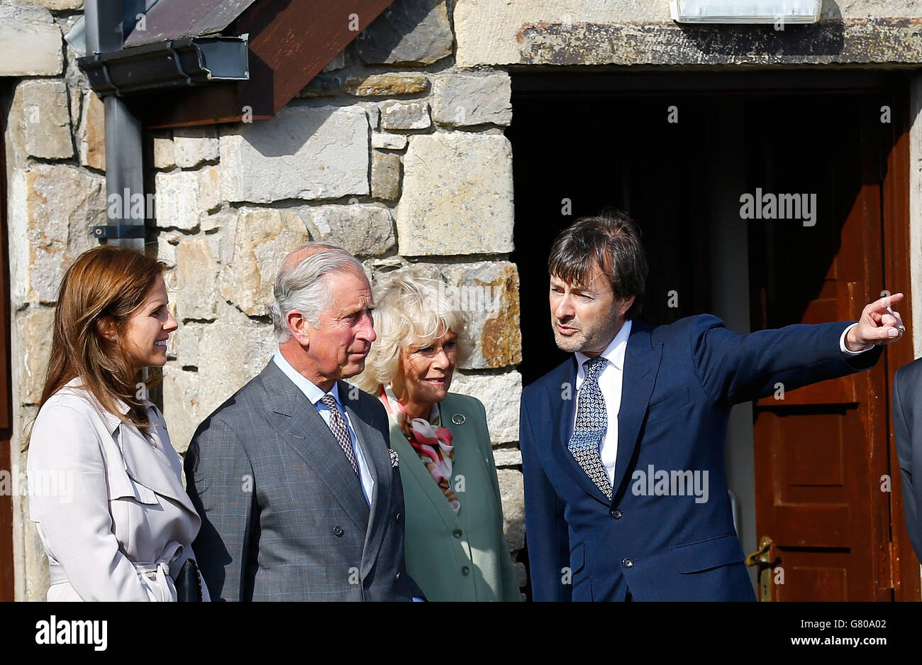 Stands with timothy knatchbull right and his wife isabella left hi-res ...