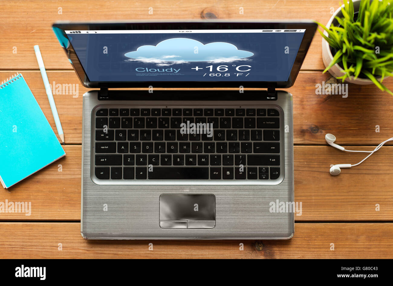 close up of laptop computer with weather forecast Stock Photo - Alamy