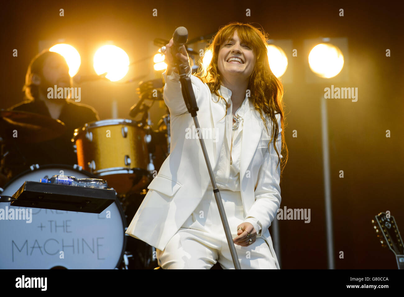 Showbiz bigweekend hi-res stock photography and images - Alamy