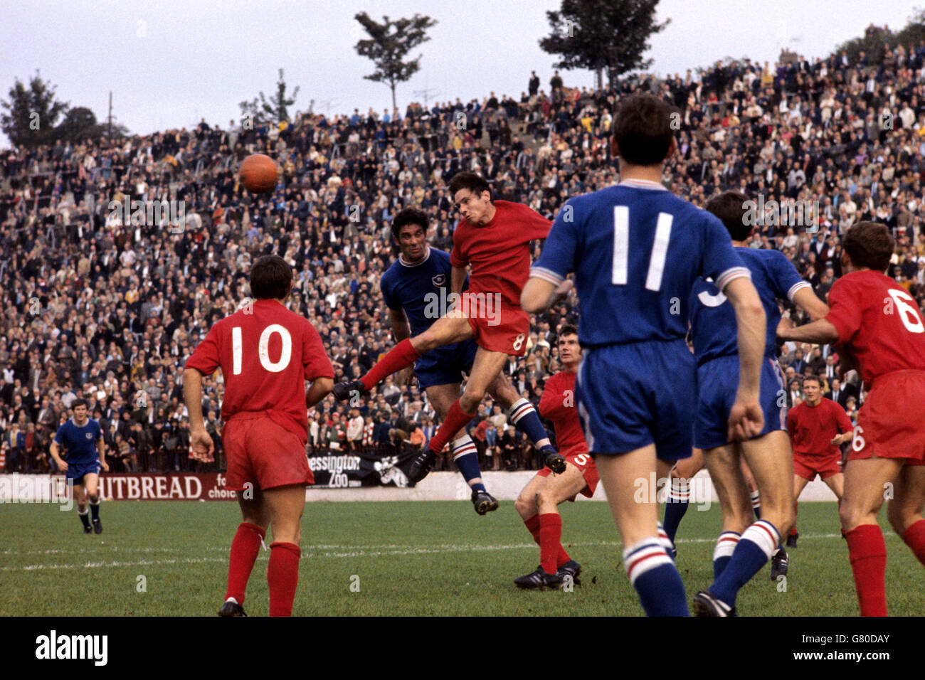 Watched by teammates dennis booth l and peter reeves r hi-res stock ...