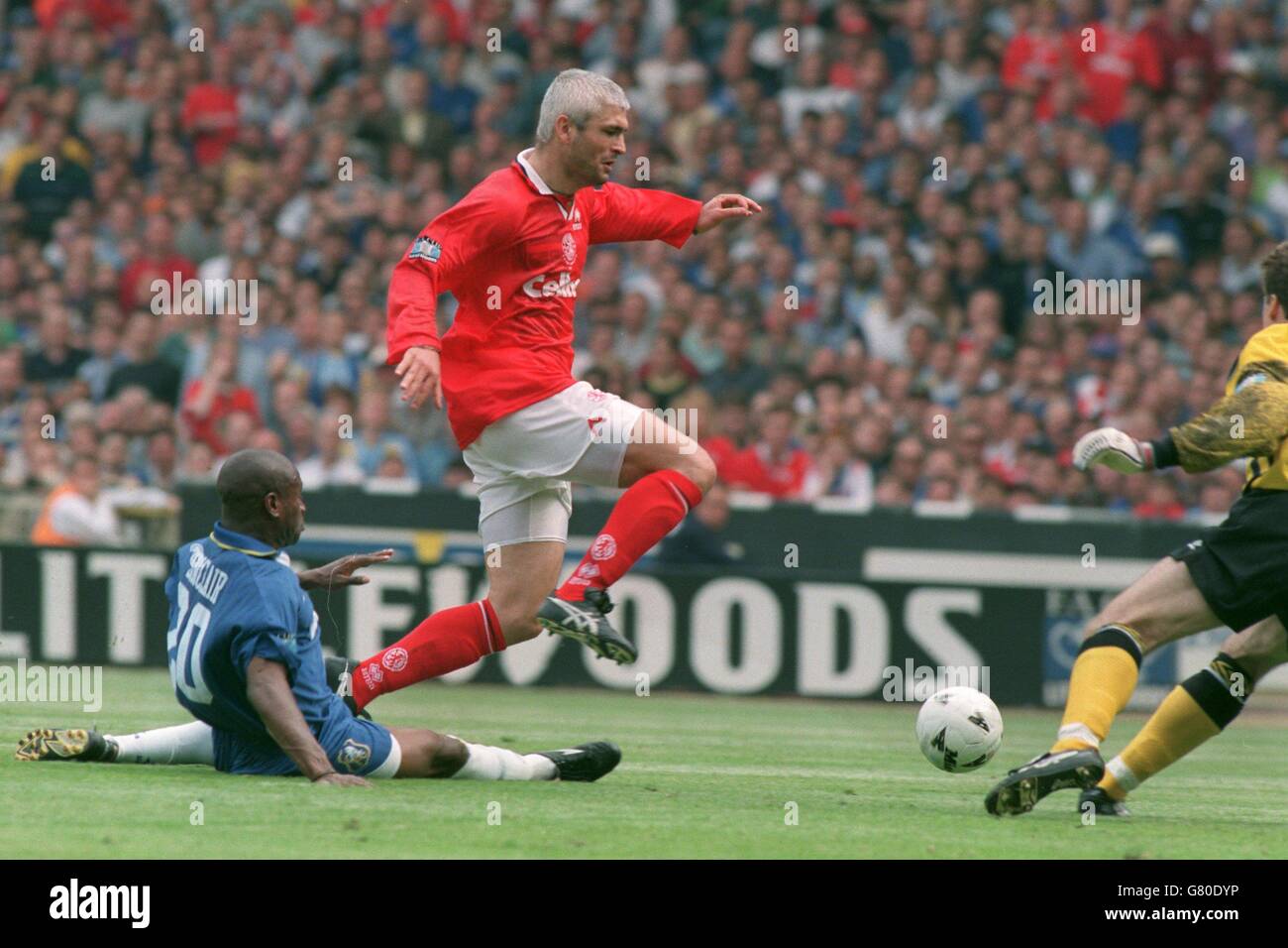 Football action fabrizio ravanelli hi-res stock photography and images ...