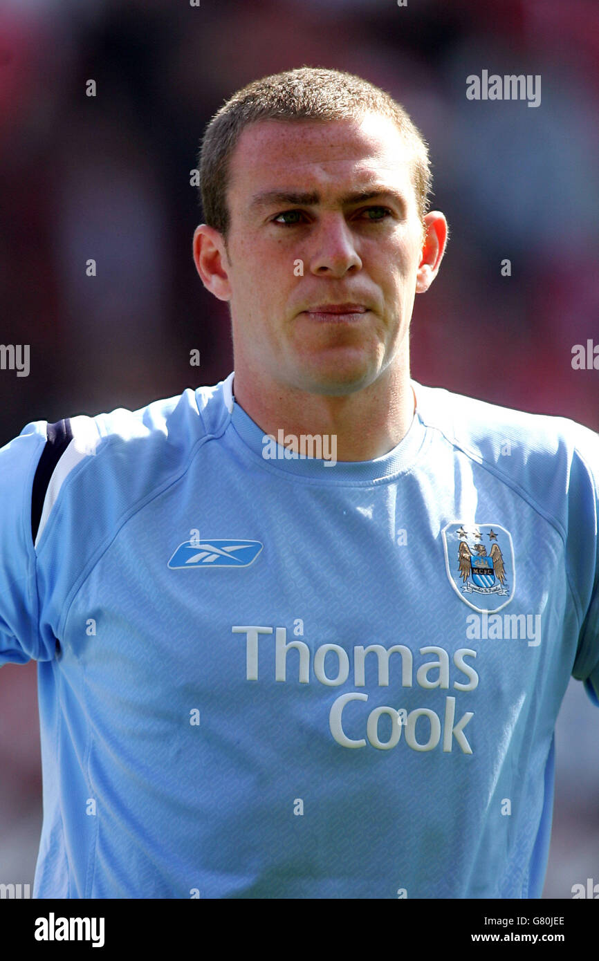 Richard dunne man city hi-res stock photography and images - Alamy