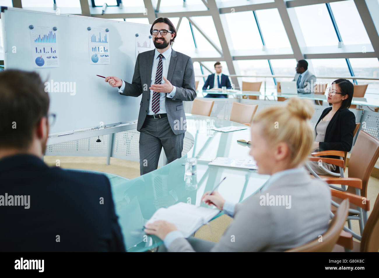 Financial briefing hi-res stock photography and images - Alamy