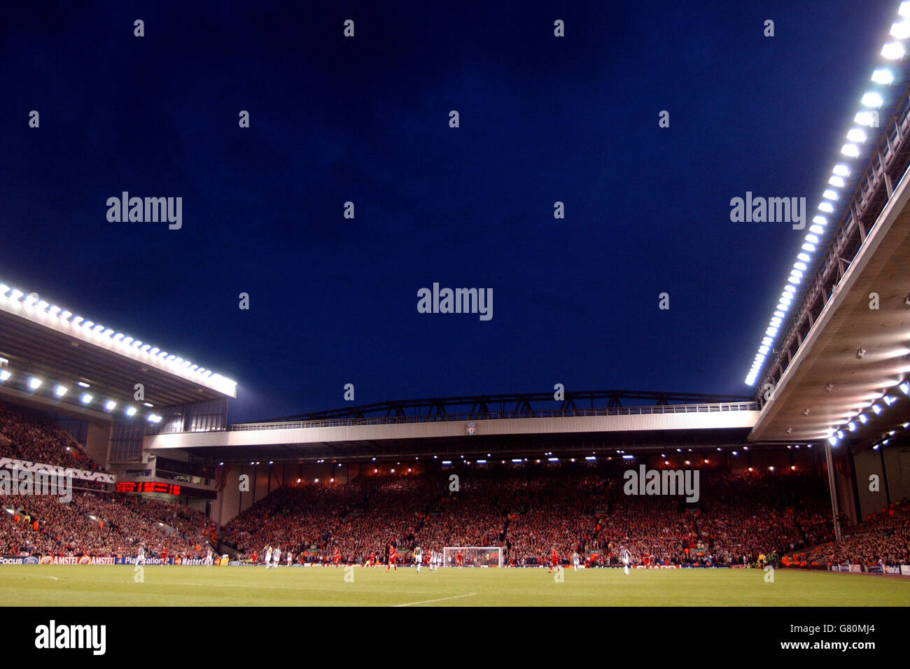 The floodlights at anfield hi-res stock photography and images - Alamy
