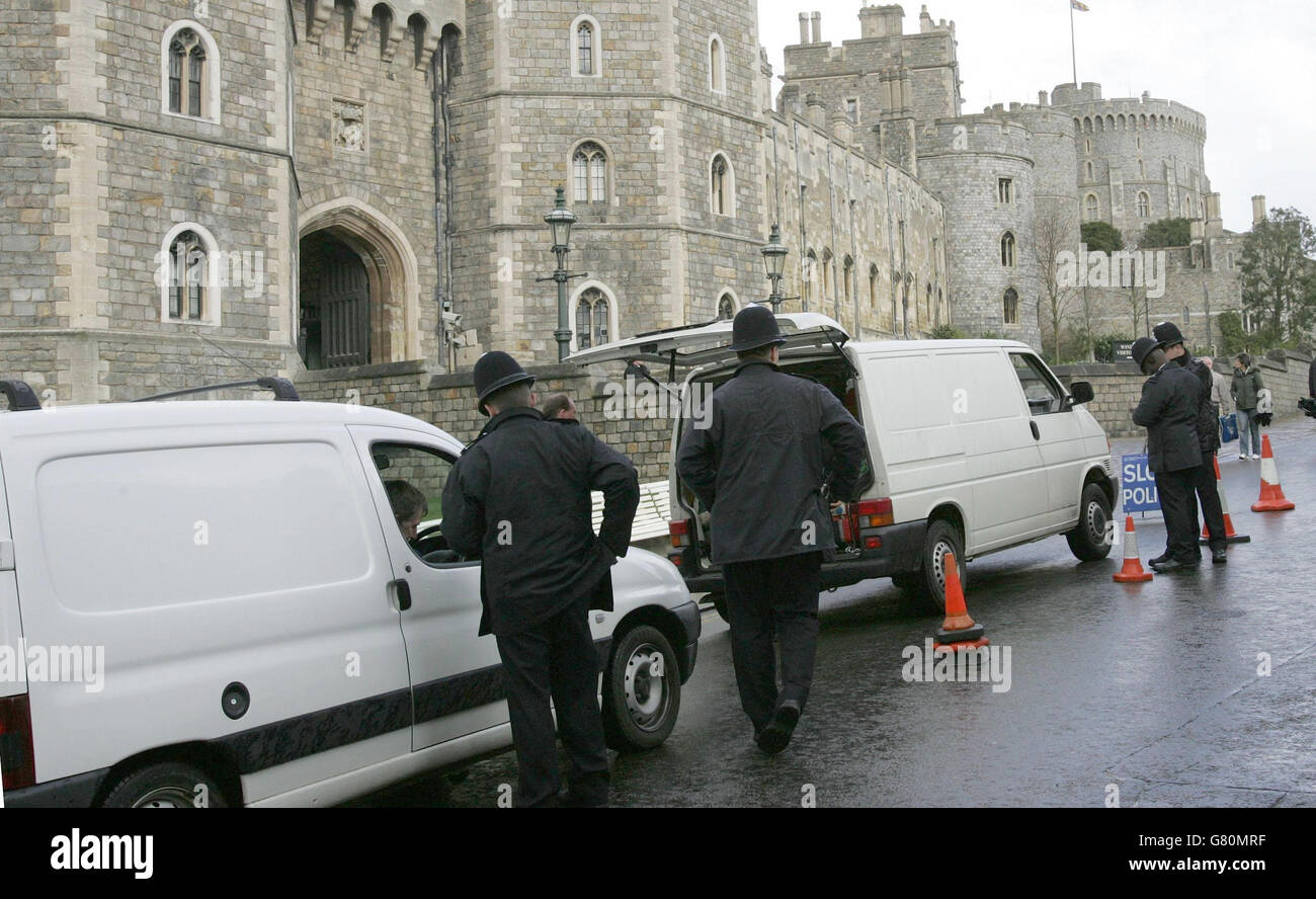 Royal Wedding Security Check - Windsor Castle Stock Photo - Alamy