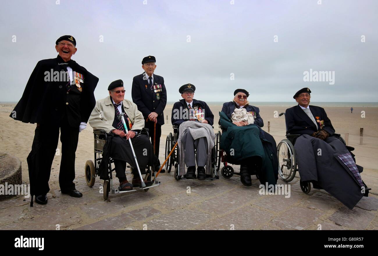 Dunkirk veterans left right garth wright hi-res stock photography and ...