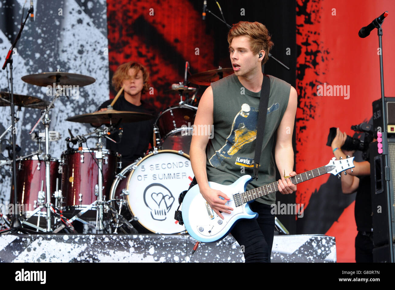 Showbiz bigweekend hi-res stock photography and images - Alamy