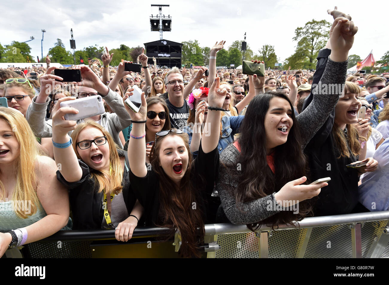 Showbiz bigweekend hi-res stock photography and images - Alamy