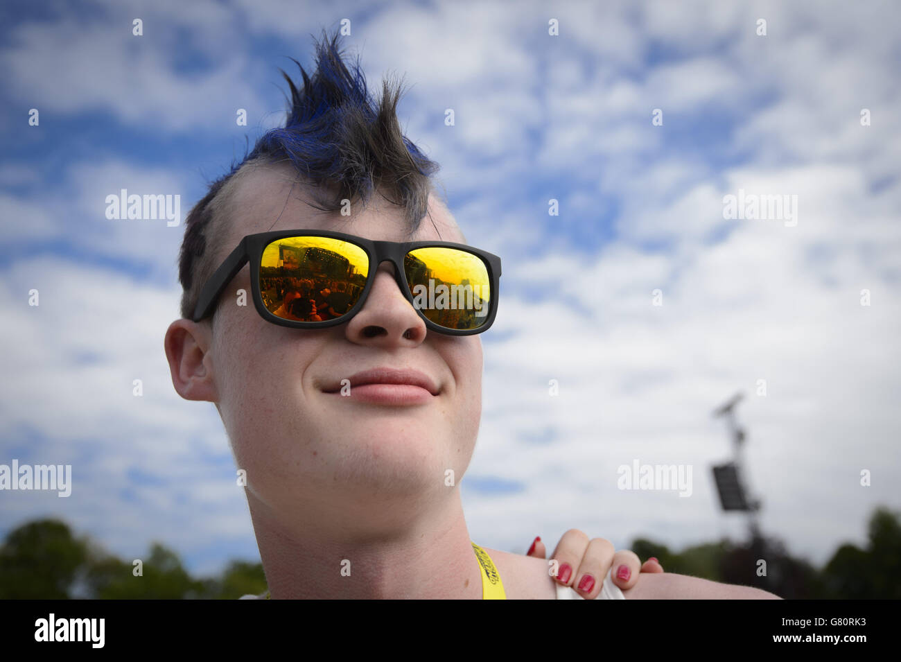 Showbiz bigweekend hi-res stock photography and images - Alamy