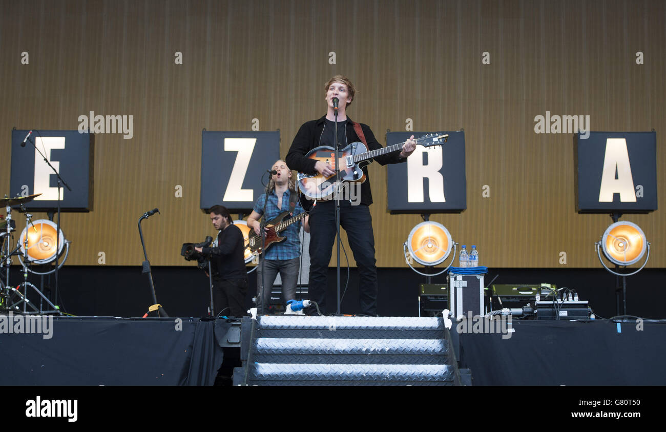 Showbiz bigweekend hi-res stock photography and images - Alamy