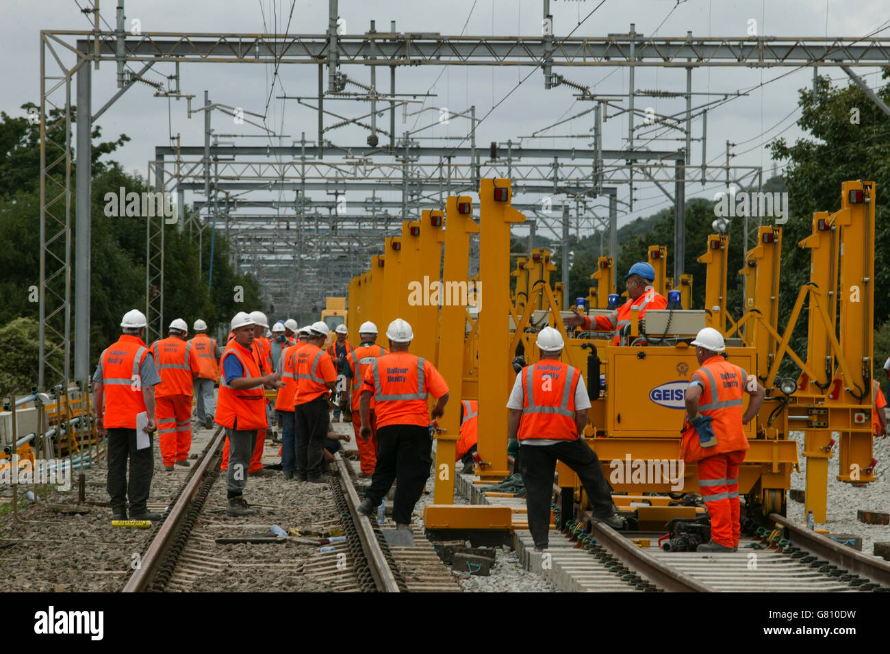People worksite heavy equipment hi-res stock photography and images - Alamy