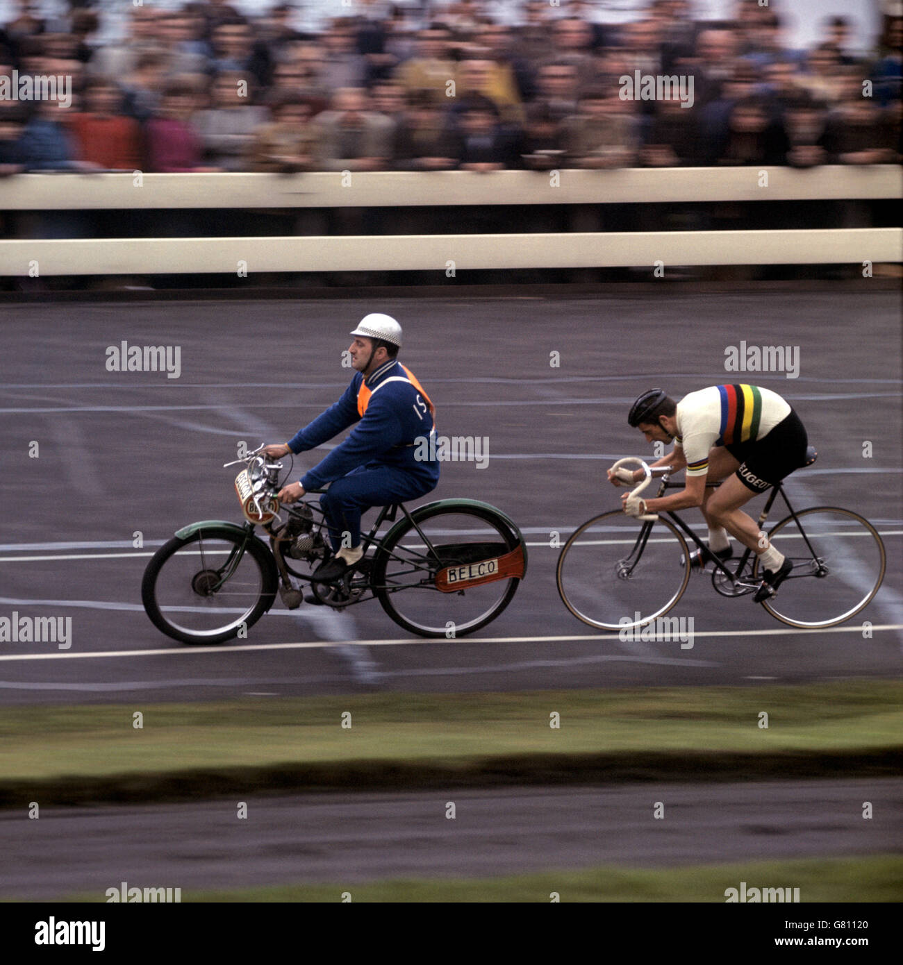 Tommy simpson hi-res stock photography and images - Alamy