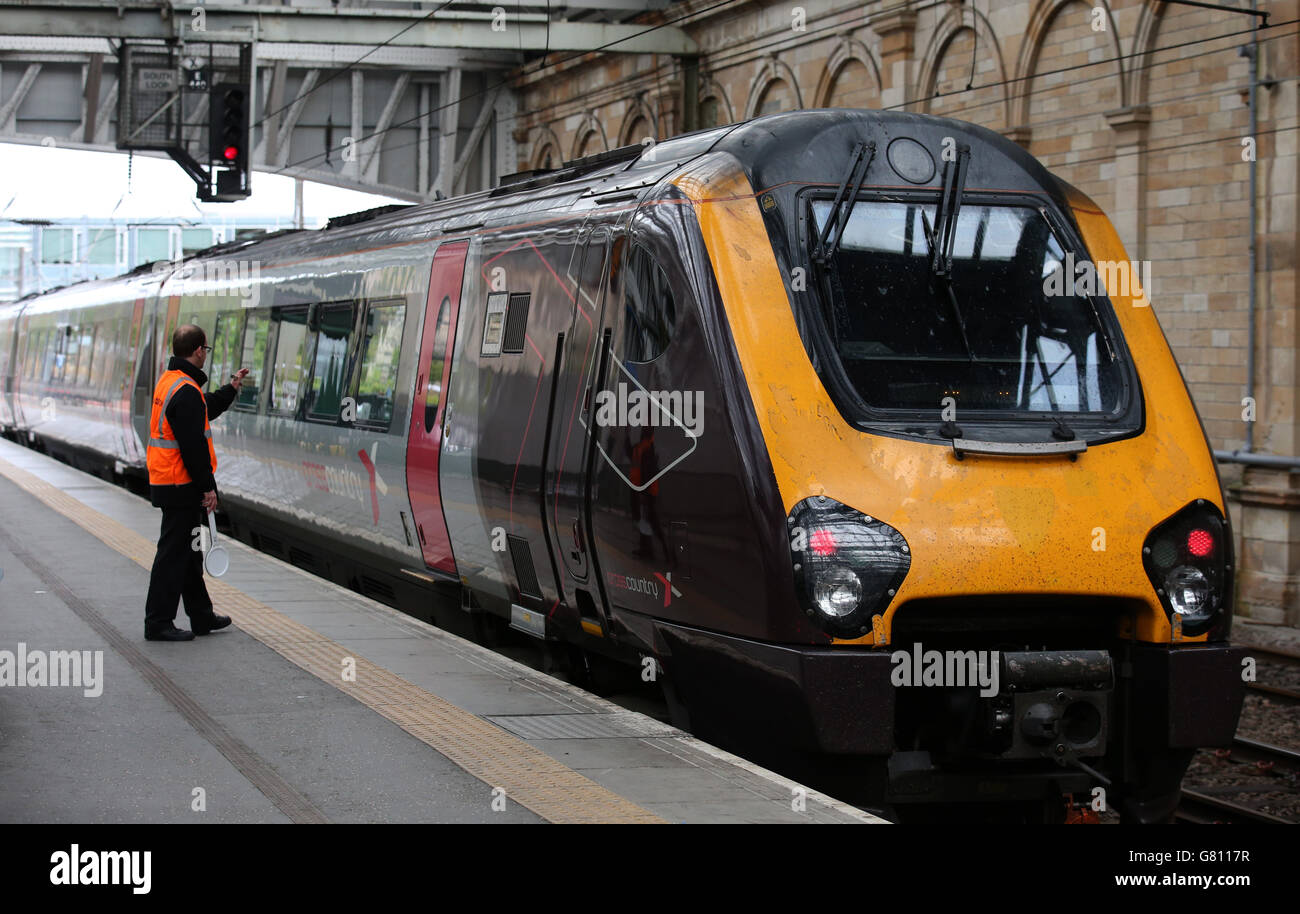 Edinburgh Waverley Railway Station. A Crosscountry train at Edinburgh ...