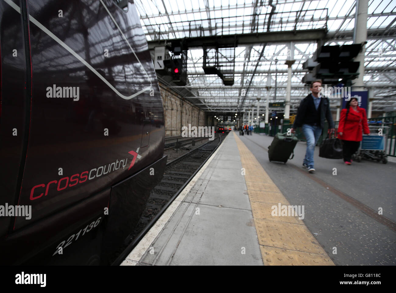 Edinburgh Waverley Railway Station. A Crosscountry train at Edinburgh ...