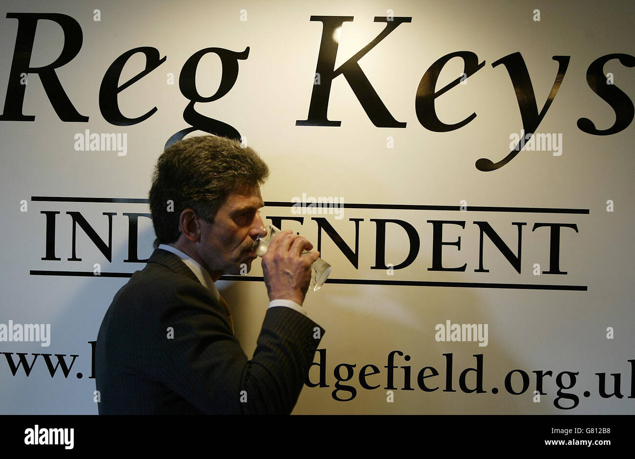 Reg Keys (R), the father of a Royal Military Policeman killed in Iraq ...