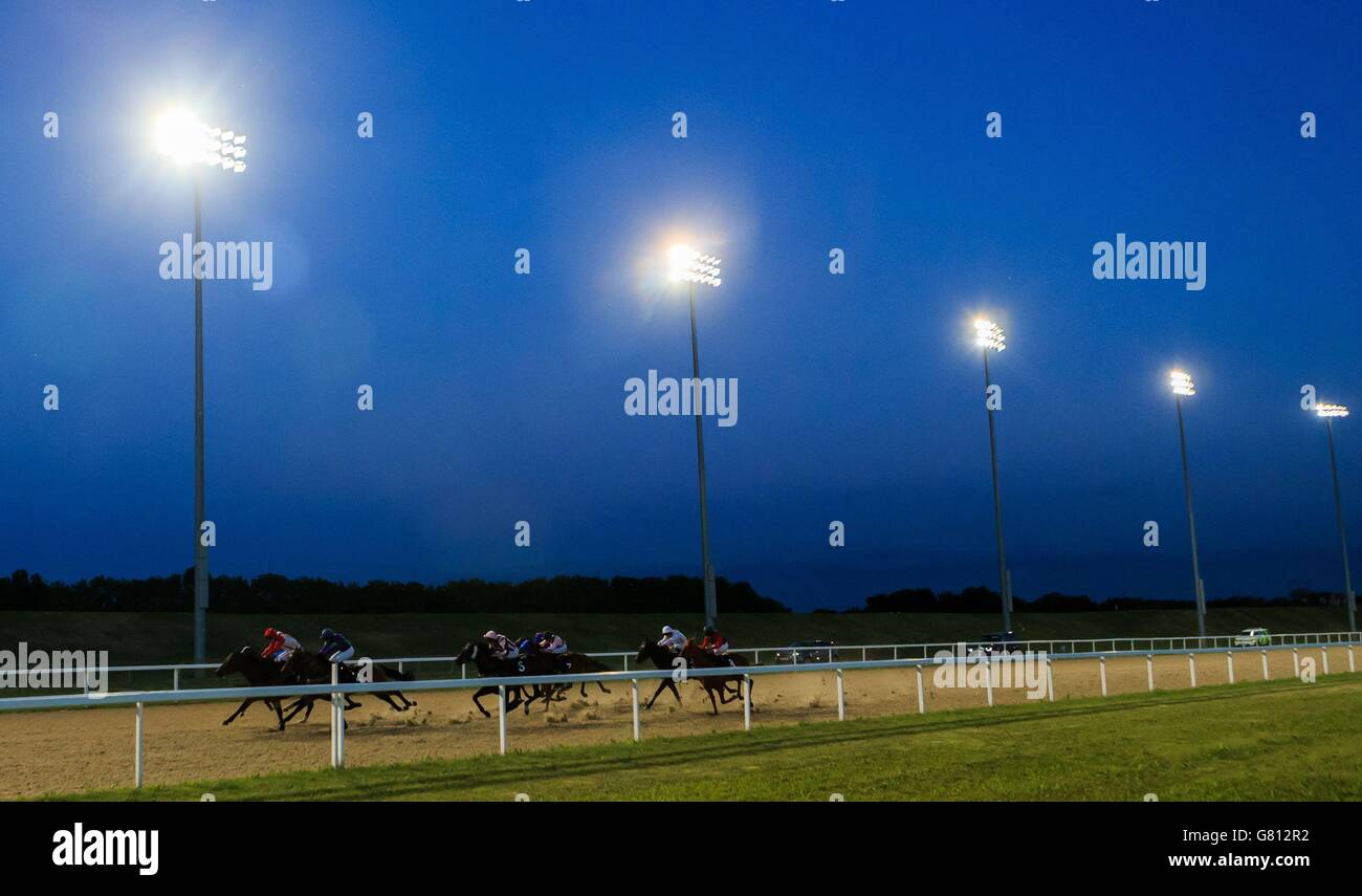 Horse Racing - Chelmsford City Racecourse Stock Photo - Alamy