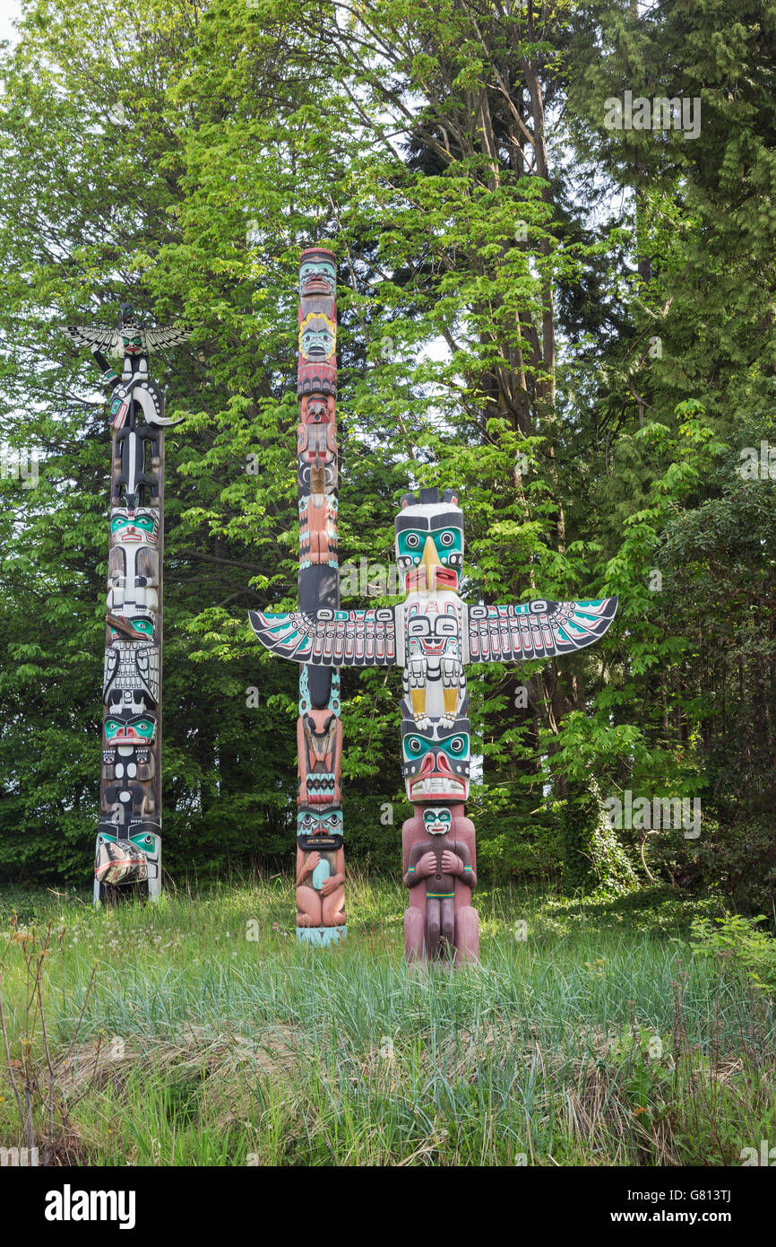 Totem poles collection hi-res stock photography and images - Alamy