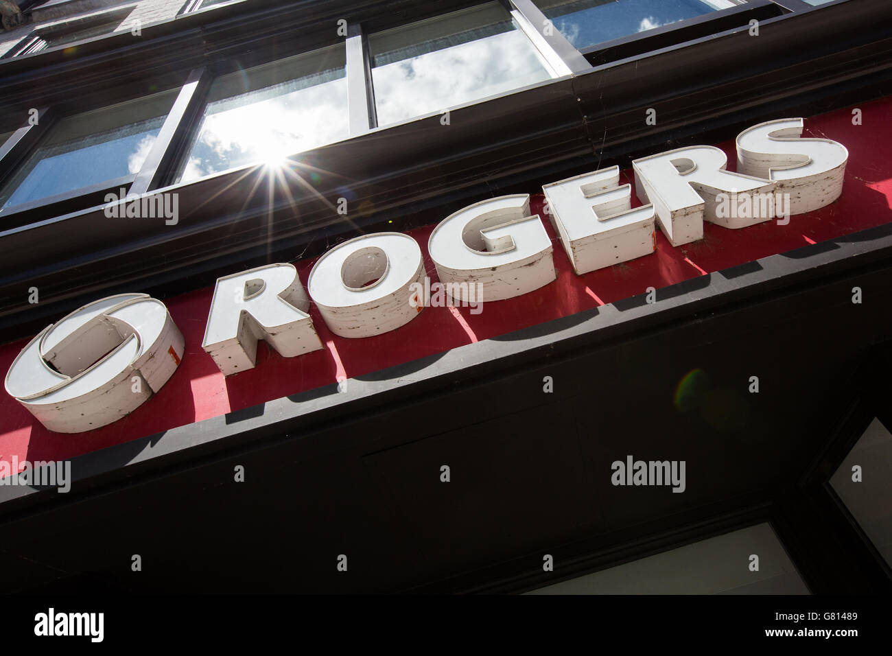 Rogers store in Kingston, Ont., on June 22, 2016 Stock Photo - Alamy