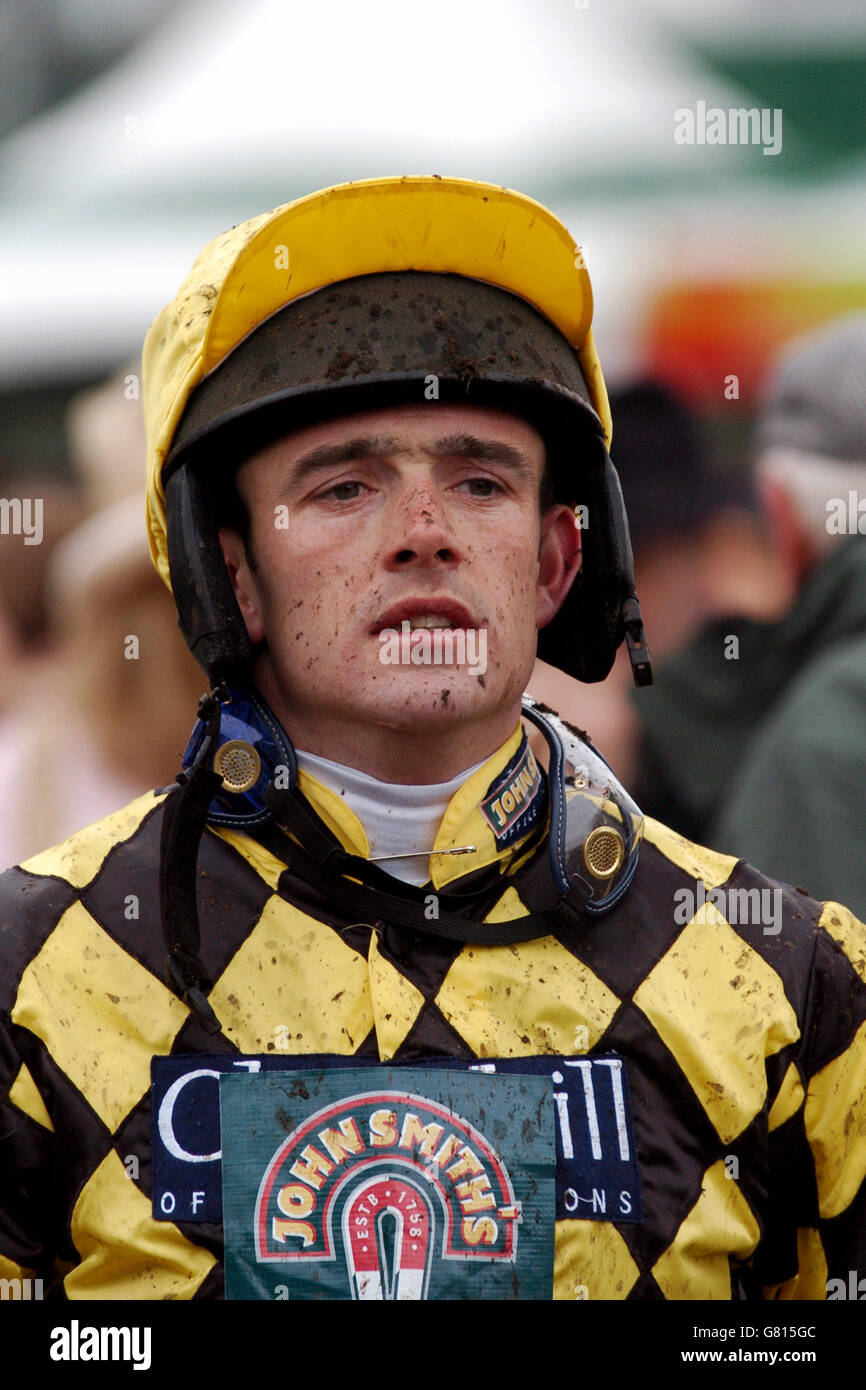 Horse racing the john smiths grand national meeting 2005 aintree hi-res ...