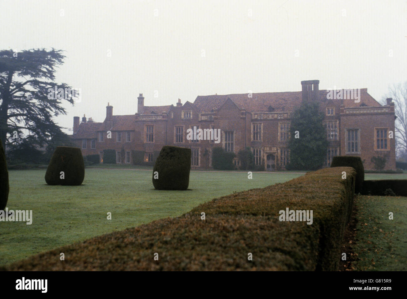 Sutton place in guildford hi-res stock photography and images - Alamy