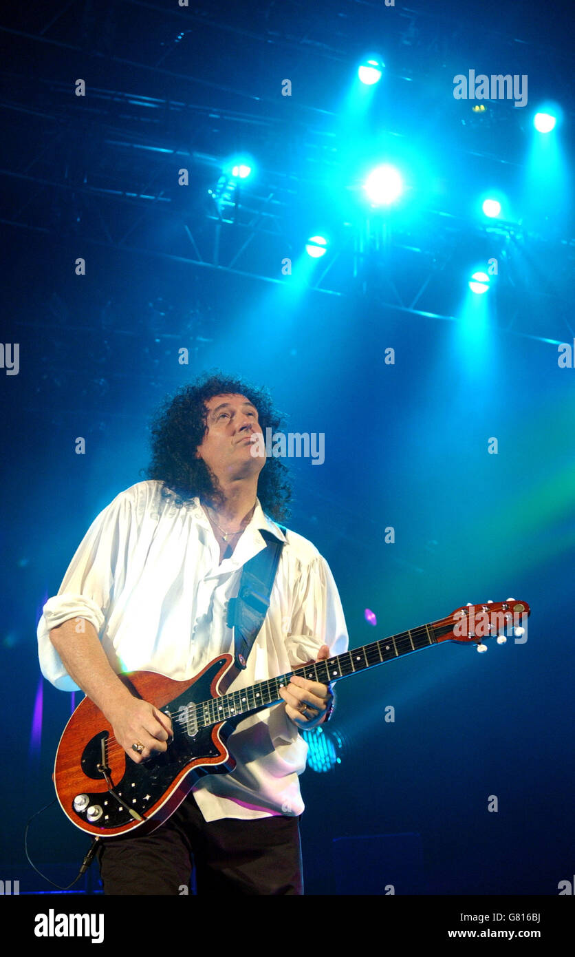 Queen live tour hi-res stock photography and images - Alamy