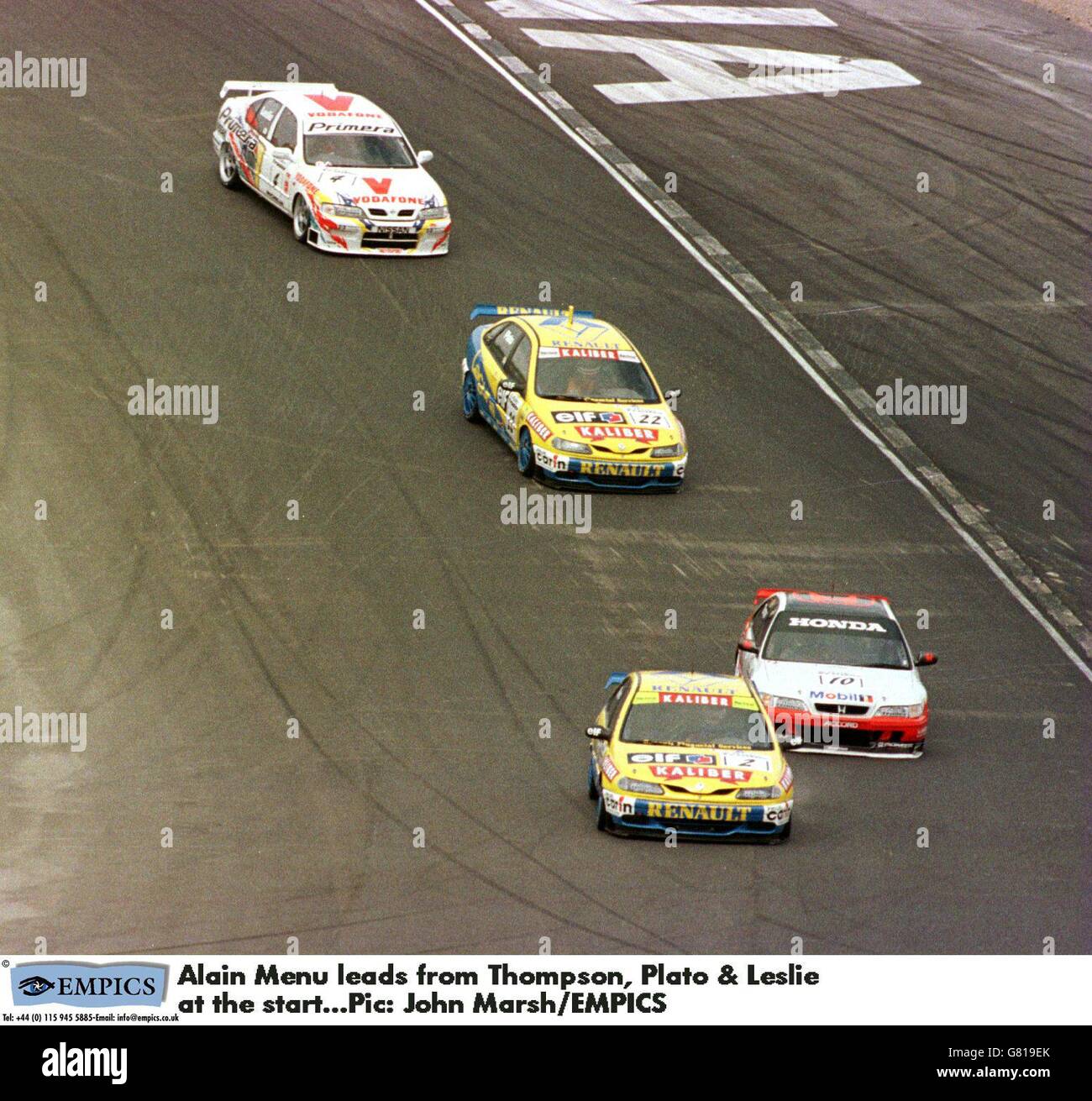 Alain Menu leads from Thompson, Plato & Leslie at the start Stock Photo ...