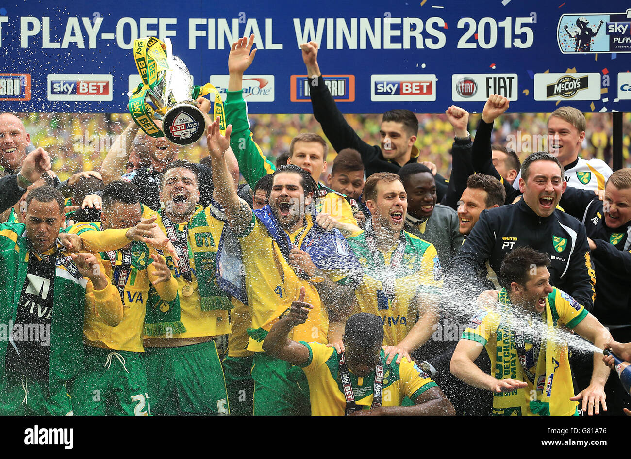 Norwich city football advertising hi-res stock photography and images ...