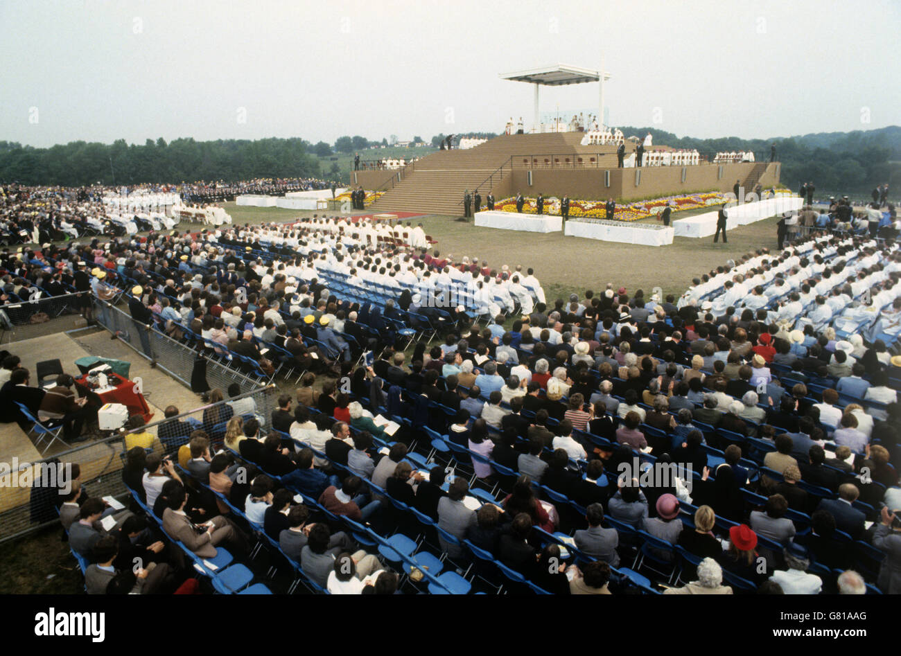 Religion - Open-Air Mass - Pope John II - Heaton Park, Manchester Stock ...