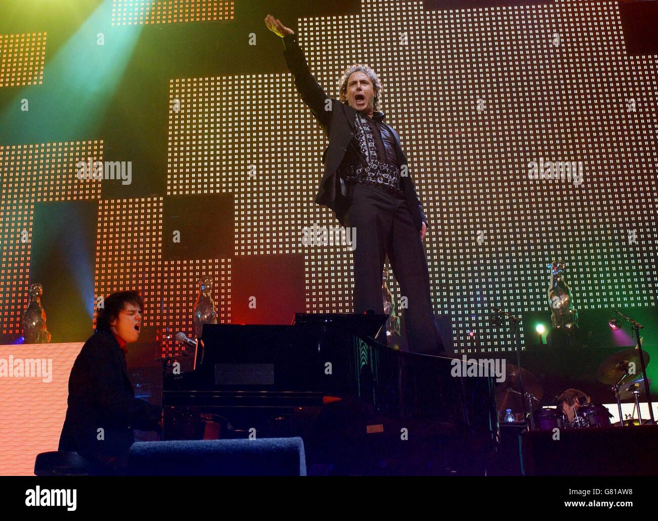 Jazz musician jamie cullum with dutch singer marco borsato hi-res stock ...