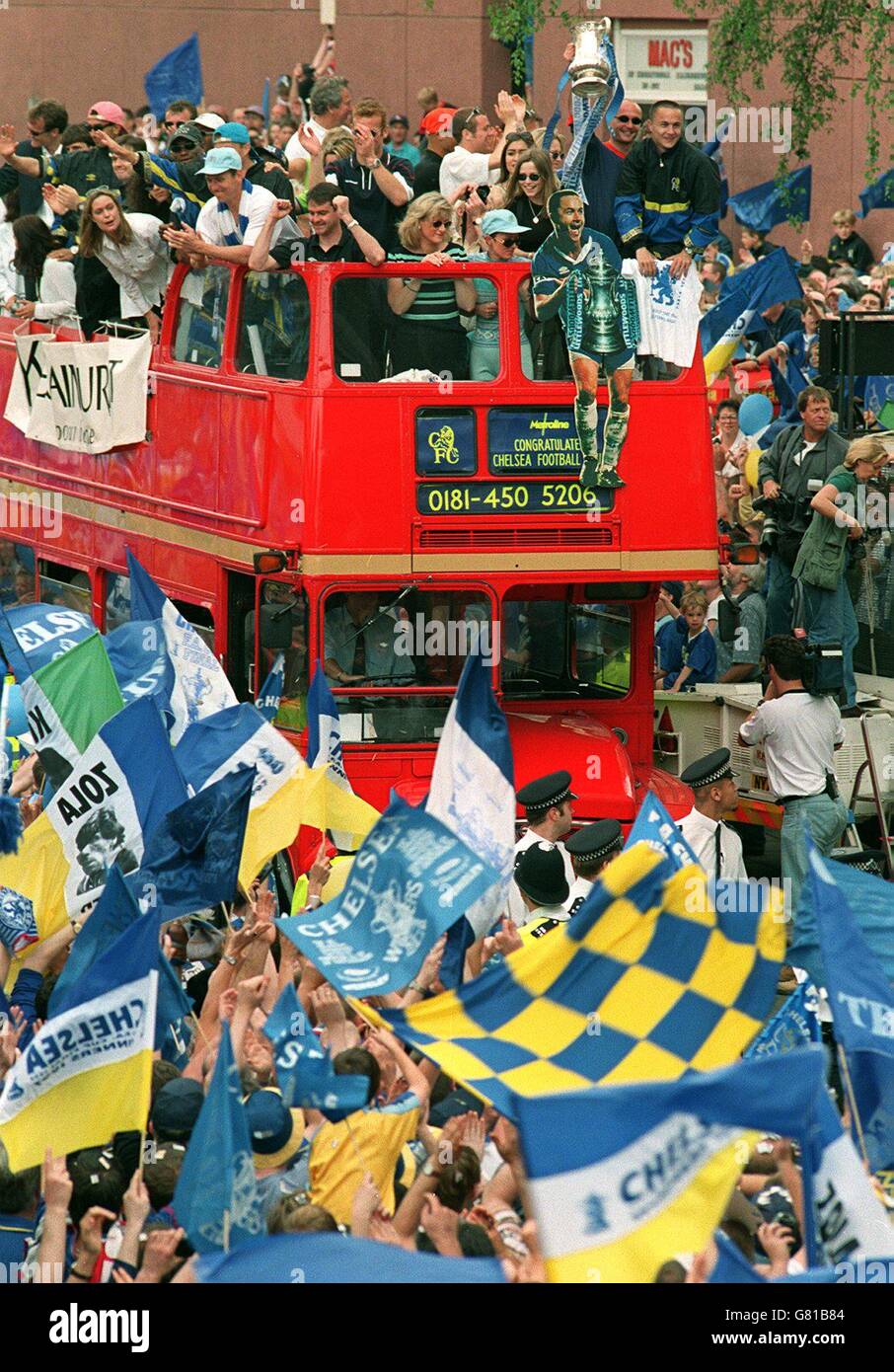 The Chelsea team bus arrives on it's way to the Civic Reception Stock ...