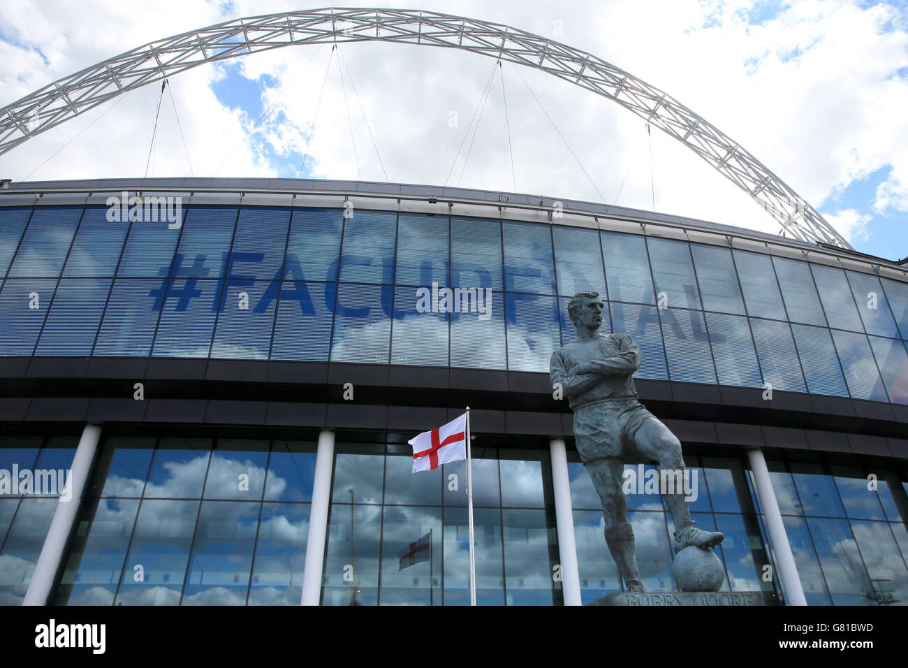 Fa cup final wembley stadium hi-res stock photography and images - Alamy