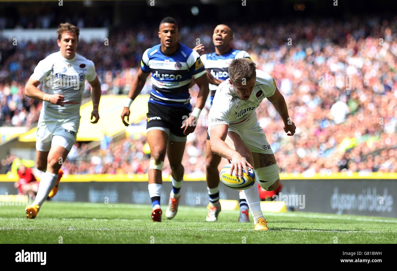 Saracens' Owen Farrell scores their first try during the Aviva ...