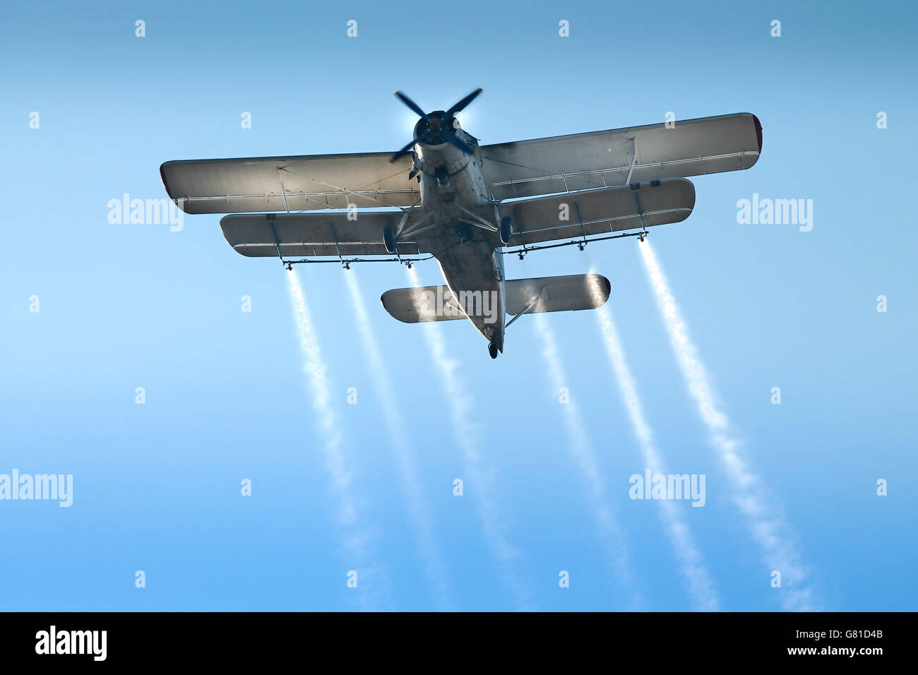 Cartoon plane yellow hi-res stock photography and images - Alamy