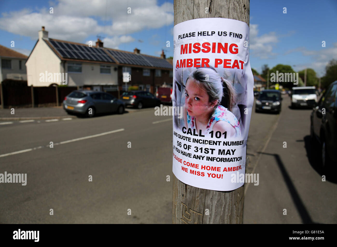 A poster appeals information about missing teenager amber peat hi-res ...