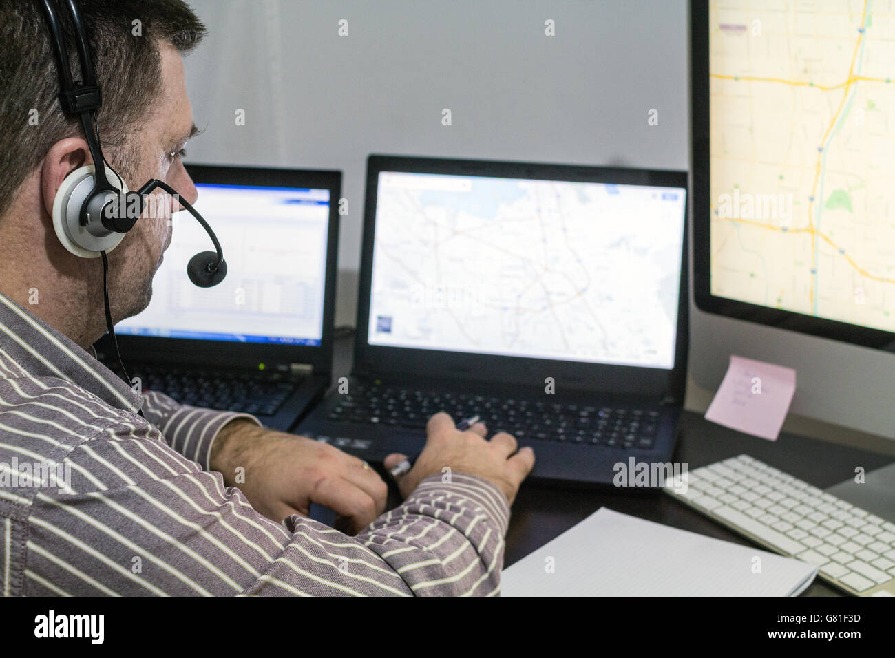 911 dispatch center hi-res stock photography and images - Alamy