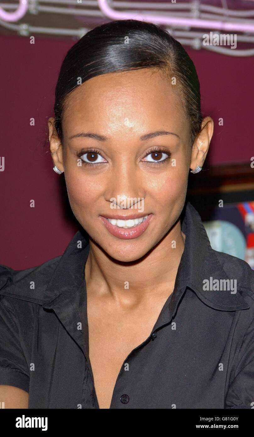 MTV TRL - Total Request Live Show - Leicester Square Studios Stock ...