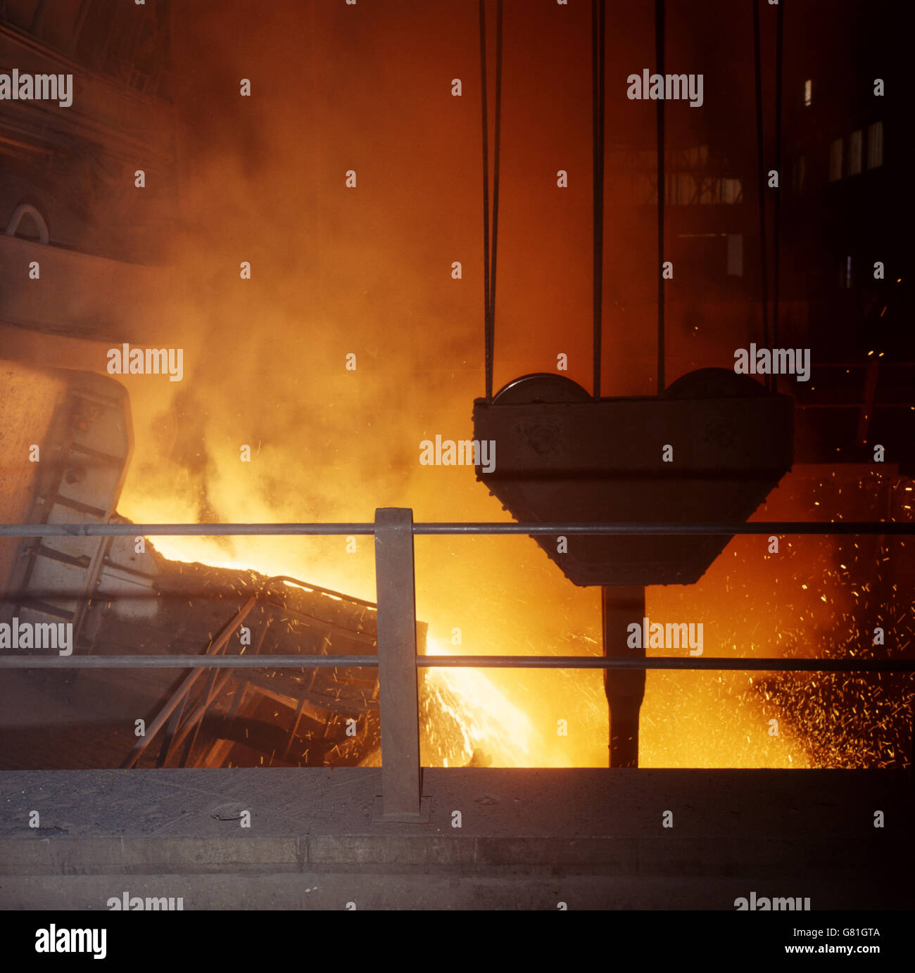 Sheffield steelworks hi-res stock photography and images - Alamy