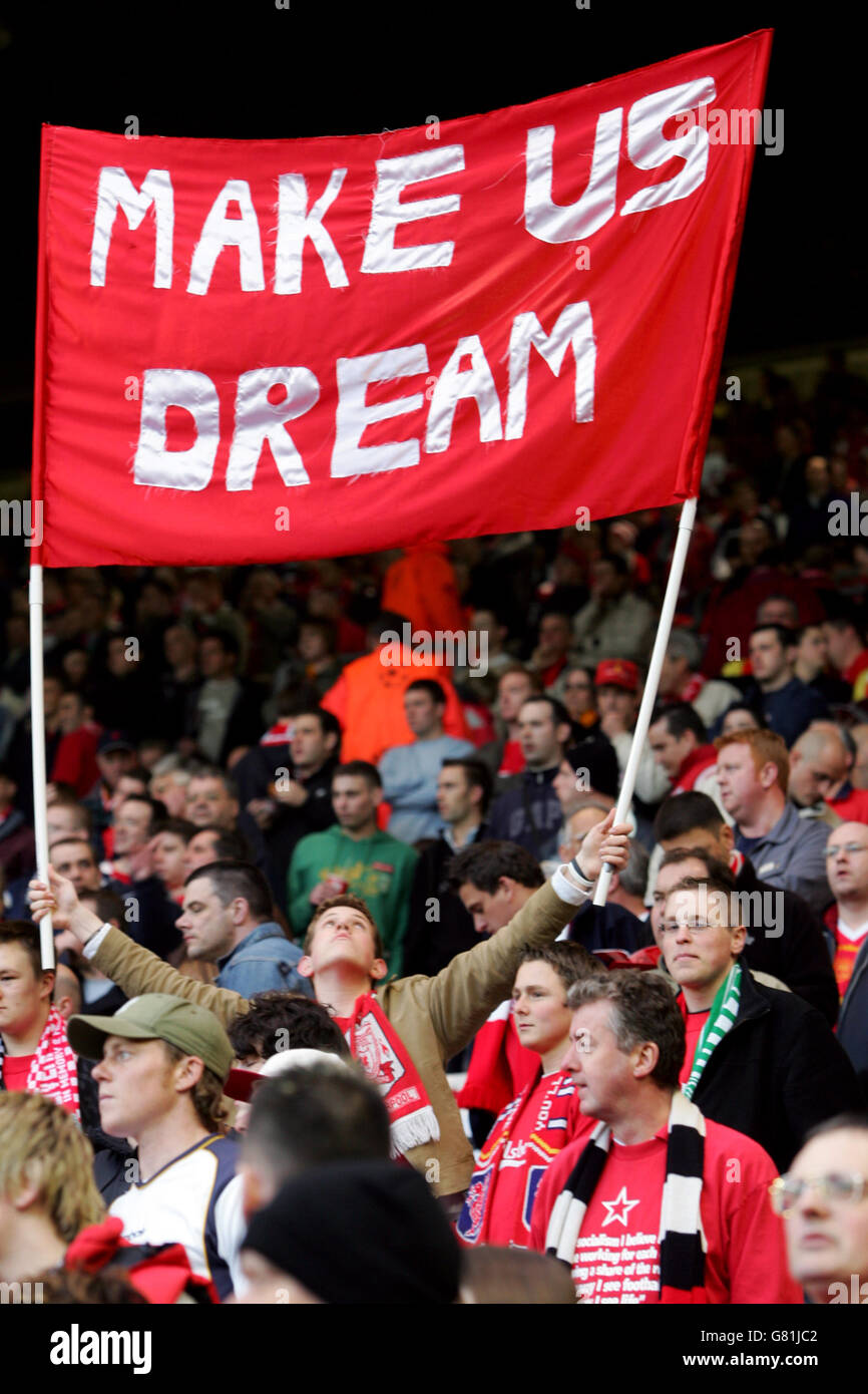 Liverpool fans display hi-res stock photography and images - Alamy