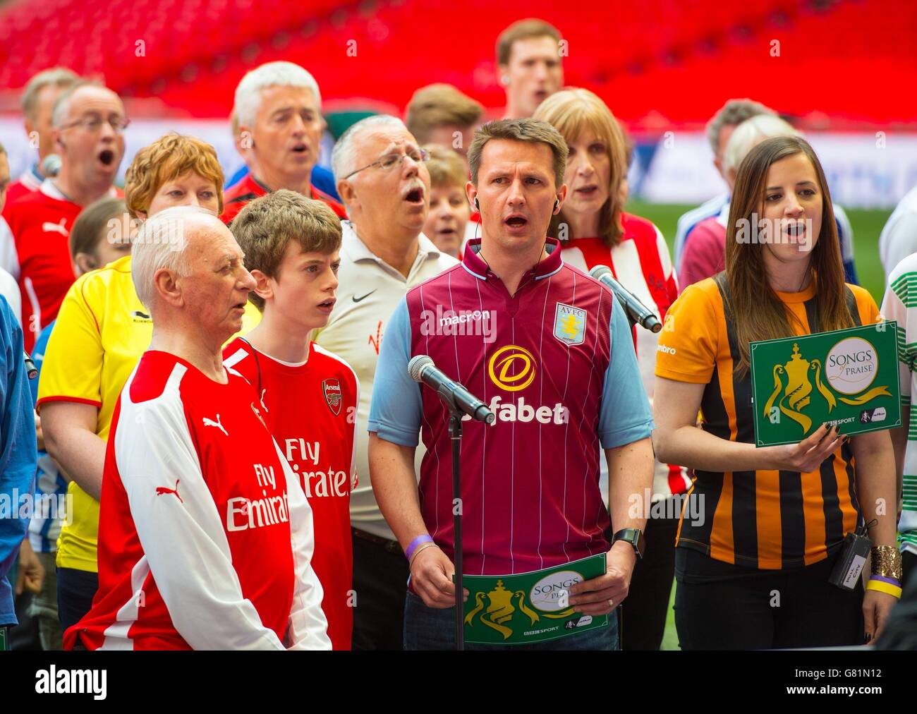 Songs of praise and bbc hi-res stock photography and images - Alamy