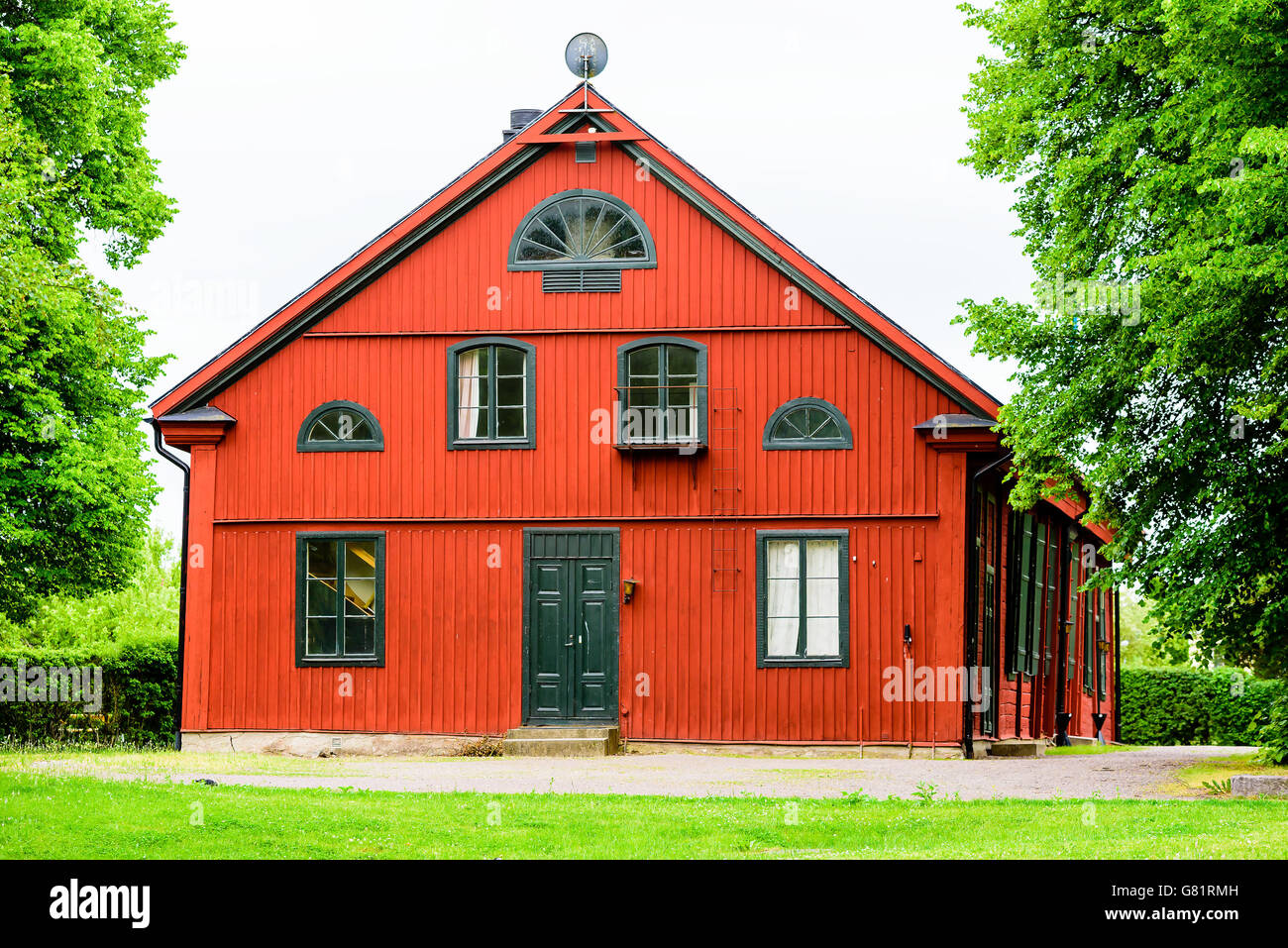 Red wooden building hi-res stock photography and images - Alamy