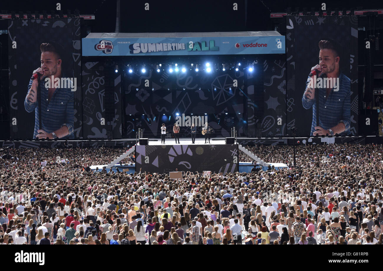 One direction london stadium hi-res stock photography and images - Alamy