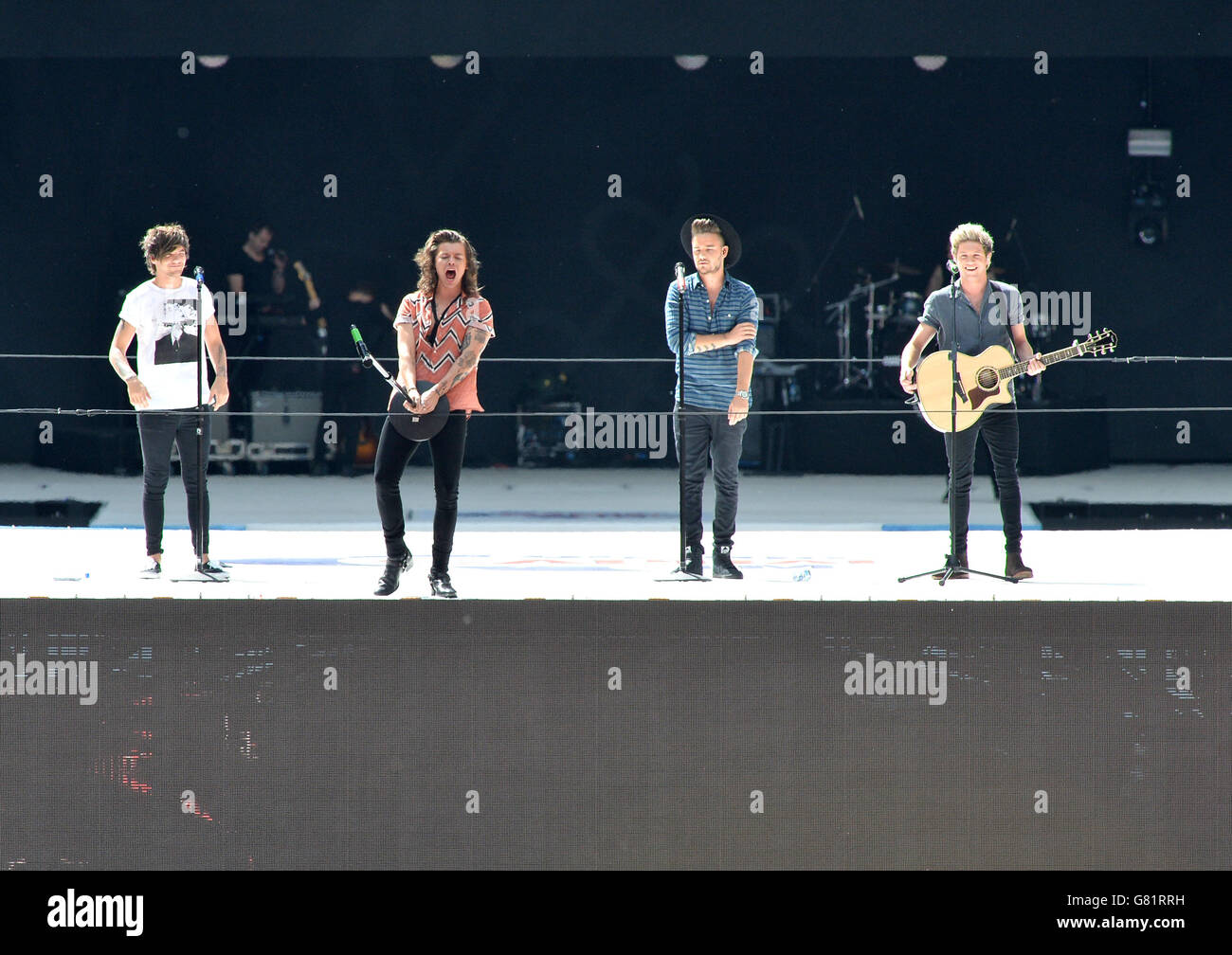 Harry styles summertime ball hi-res stock photography and images - Alamy