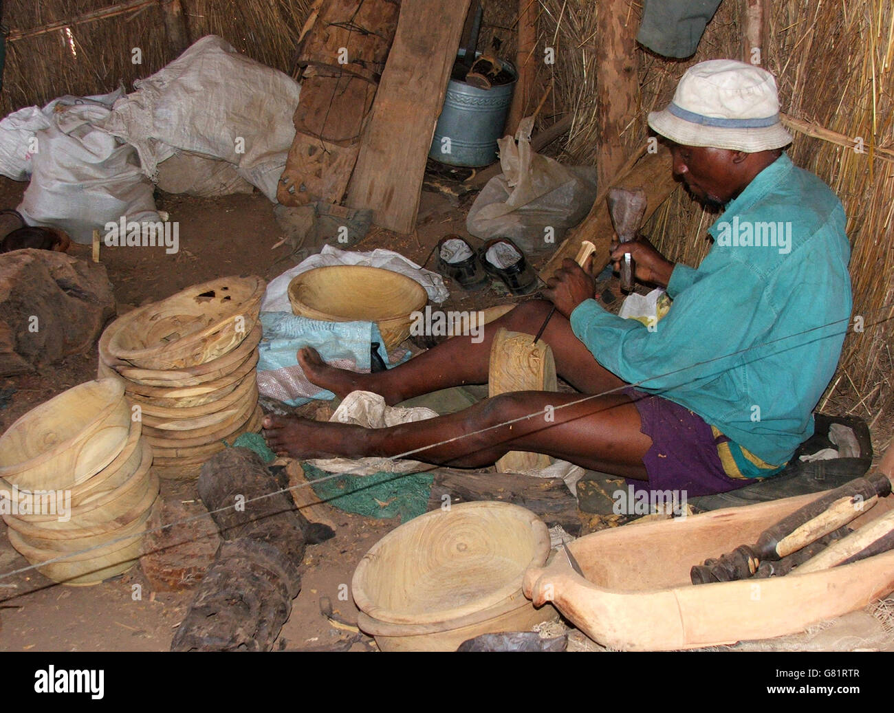 Wood carver africa hi-res stock photography and images - Alamy