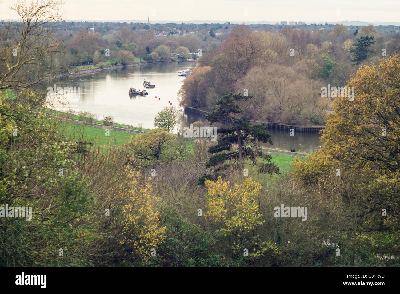 Richmond park london river hi-res stock photography and images - Alamy