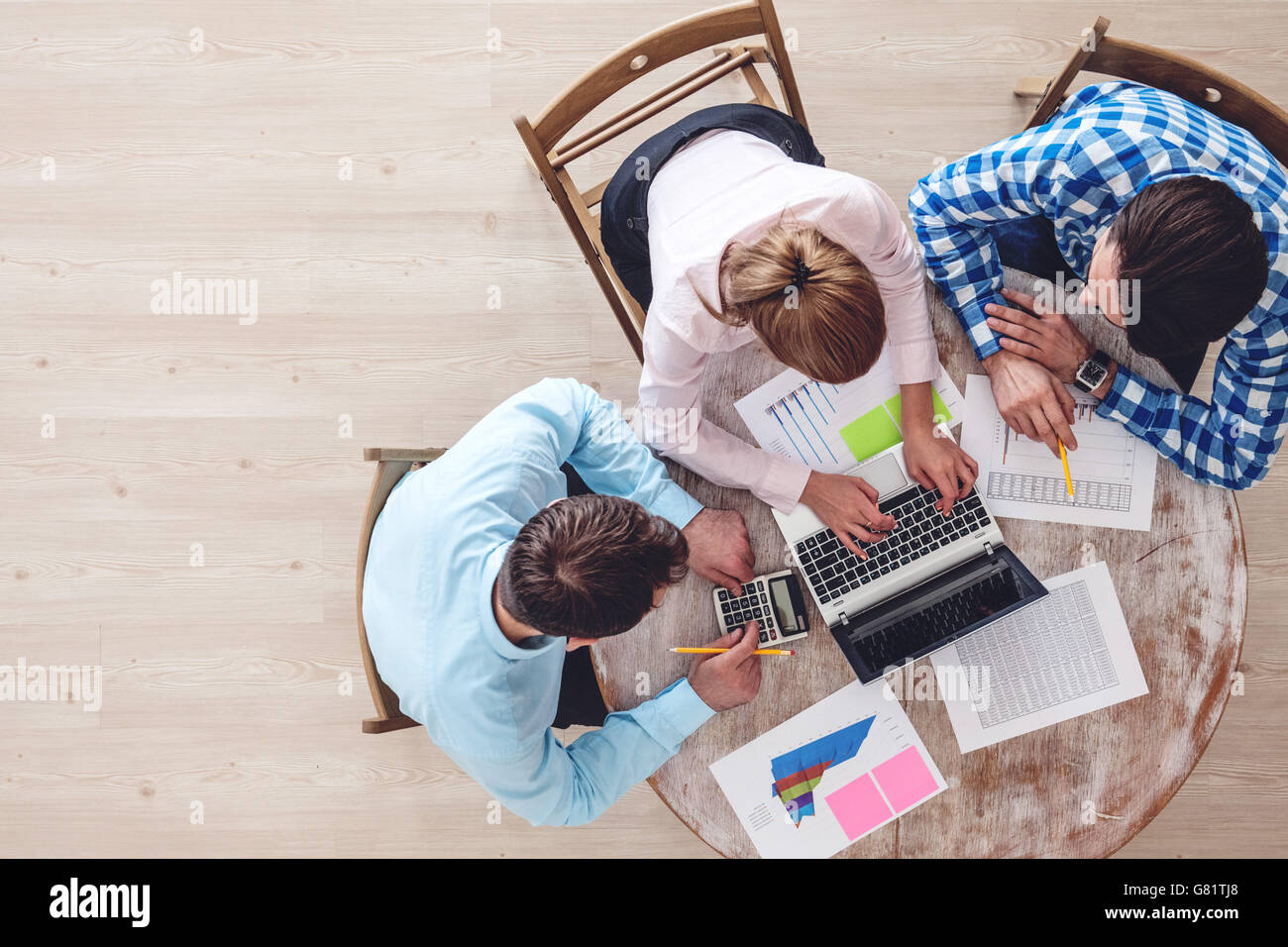 Diverse people working hi-res stock photography and images - Alamy