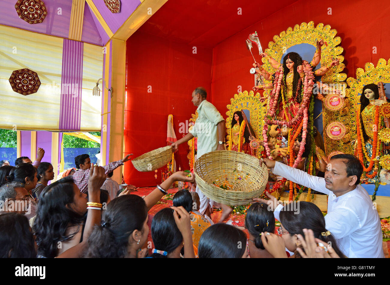 Durga Puja festival, Kolkata, West Bengal, India Stock Photo - Alamy
