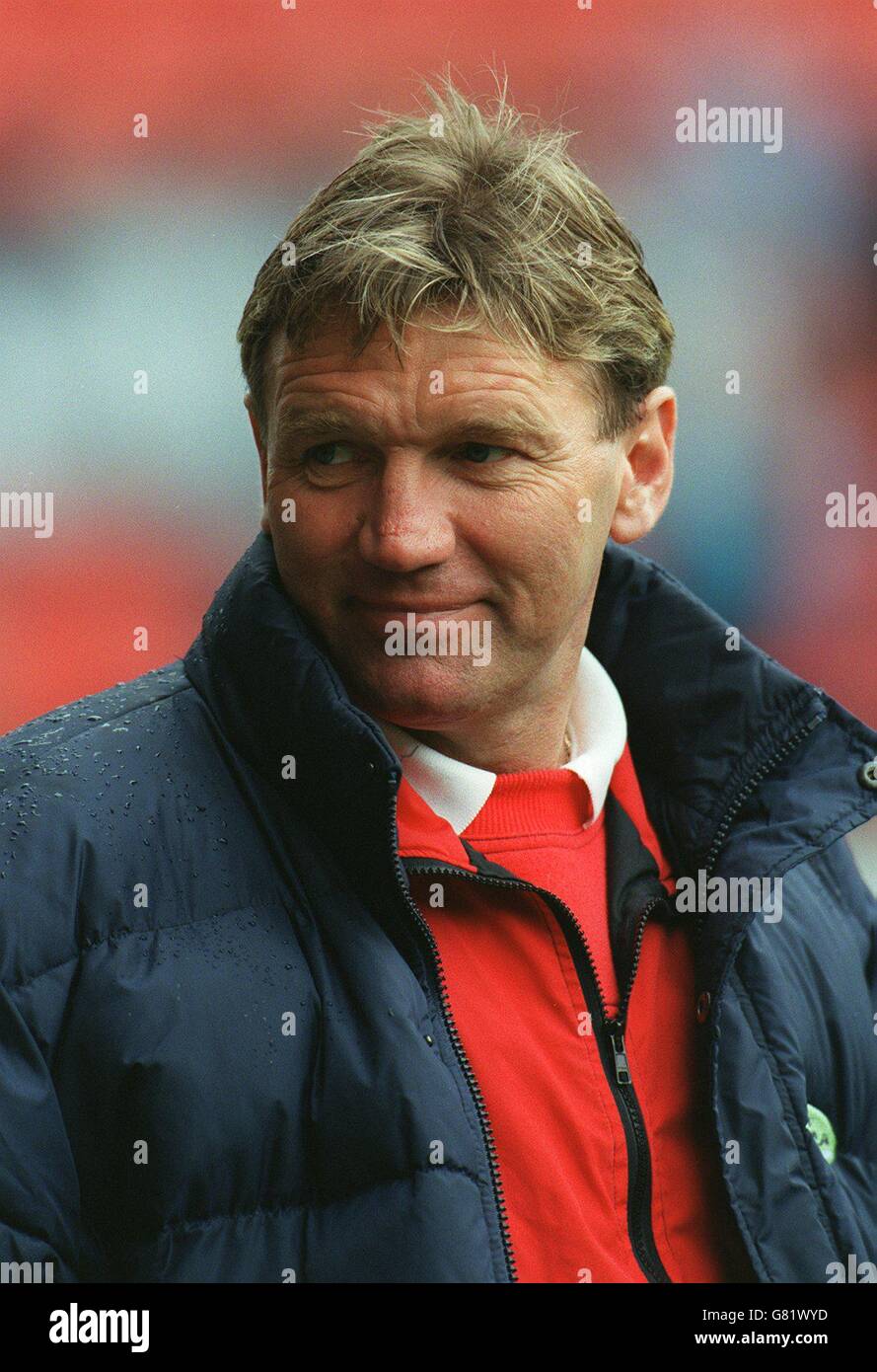 Tony currie sheffield united hi-res stock photography and images - Alamy