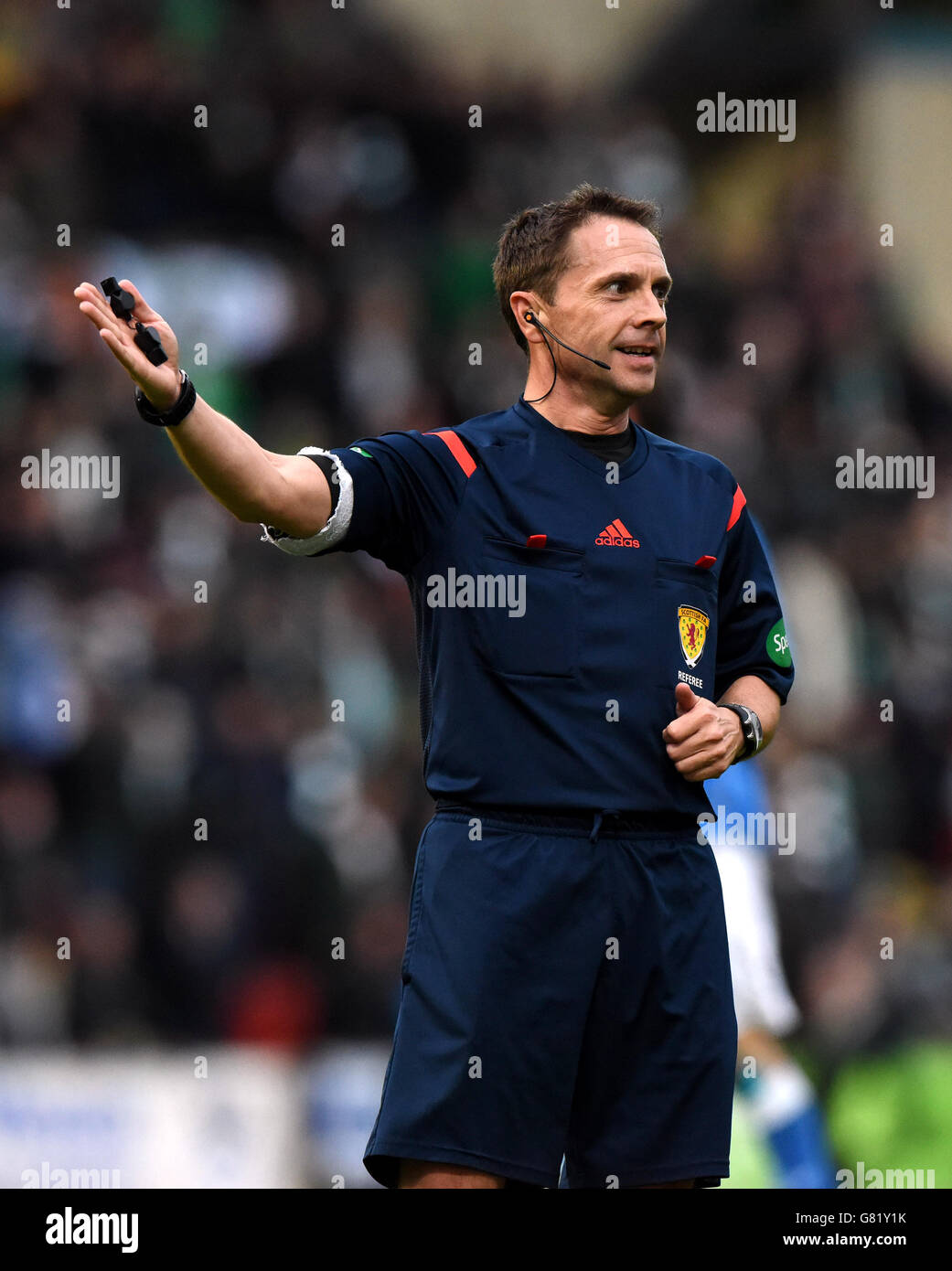Referee crawford allan hi-res stock photography and images - Alamy