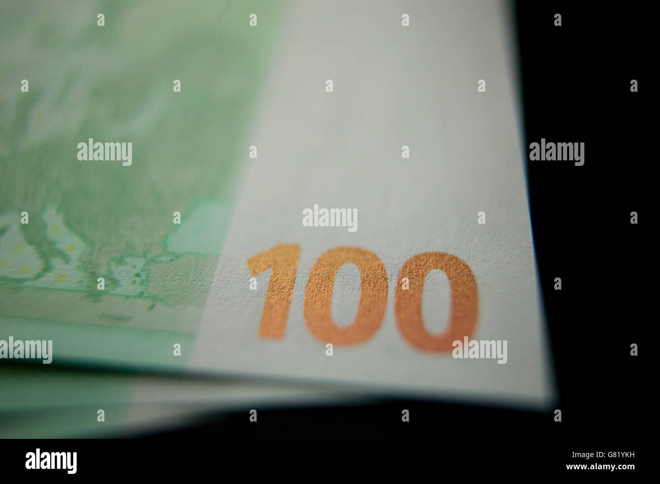 Euro notes 100 field hi-res stock photography and images - Alamy